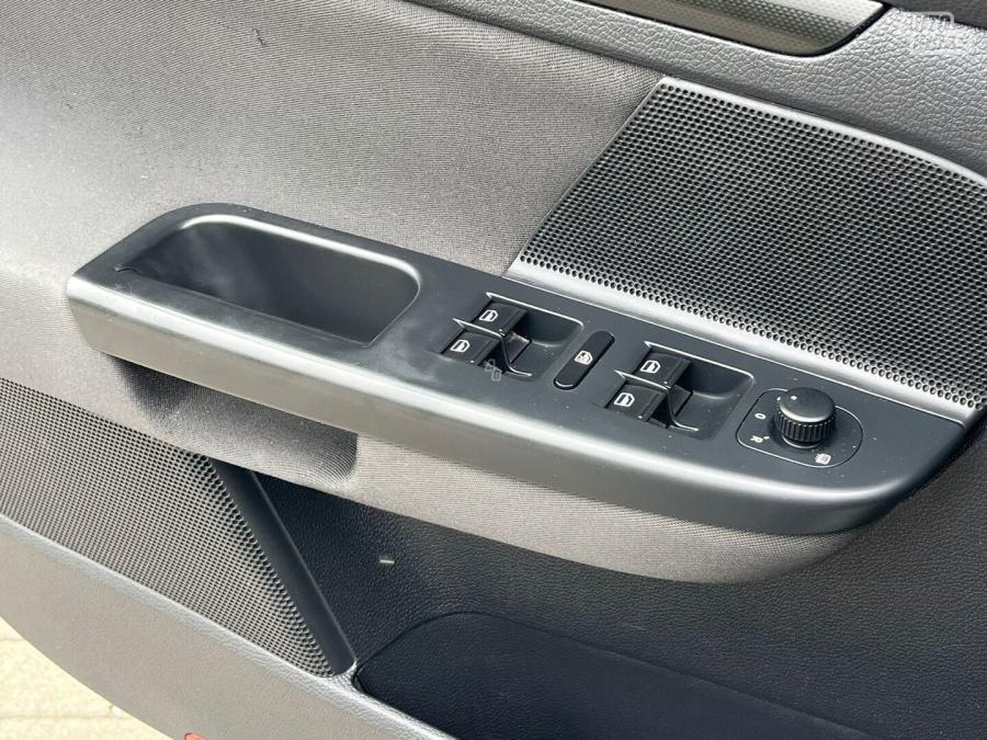 Grey Volkswagen Golf 2010 in Marijampole, with an engine capacity of 1.40 L and mileage of 190 thousand km for 3150 €, photo 17 on AUTOMOTO.COM.LV