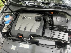Grey Volkswagen Golf 2010 in Jurbarkas, with an engine capacity of 1.60 L and mileage of 306 thousand km for 2650 €, photo 9 on AUTOMOTO.COM.LV