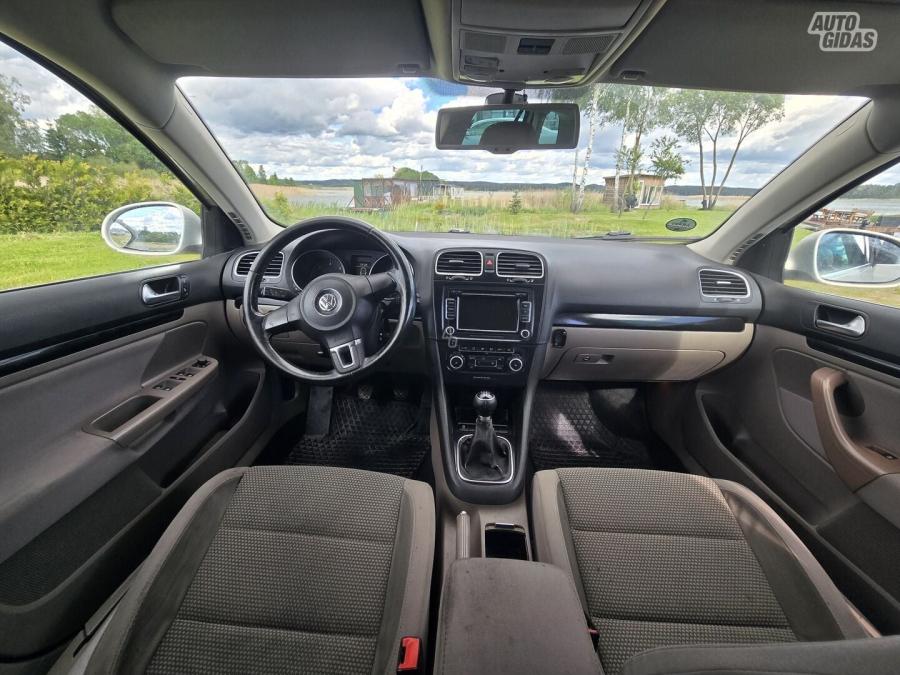 Pelēks Volkswagen Golf 2010 Elektrėnai, ar dzinēja tilpumu 2.00 L un nobraukumu 431 tūkst. km par 2800 €, foto 4 vietnē AUTOMOTO.COM.LV