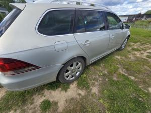Pelēks Volkswagen Golf 2010 Elektrėnai, ar dzinēja tilpumu 2.00 L un nobraukumu 431 tūkst. km par 2800 €, foto 7 vietnē AUTOMOTO.COM.LV