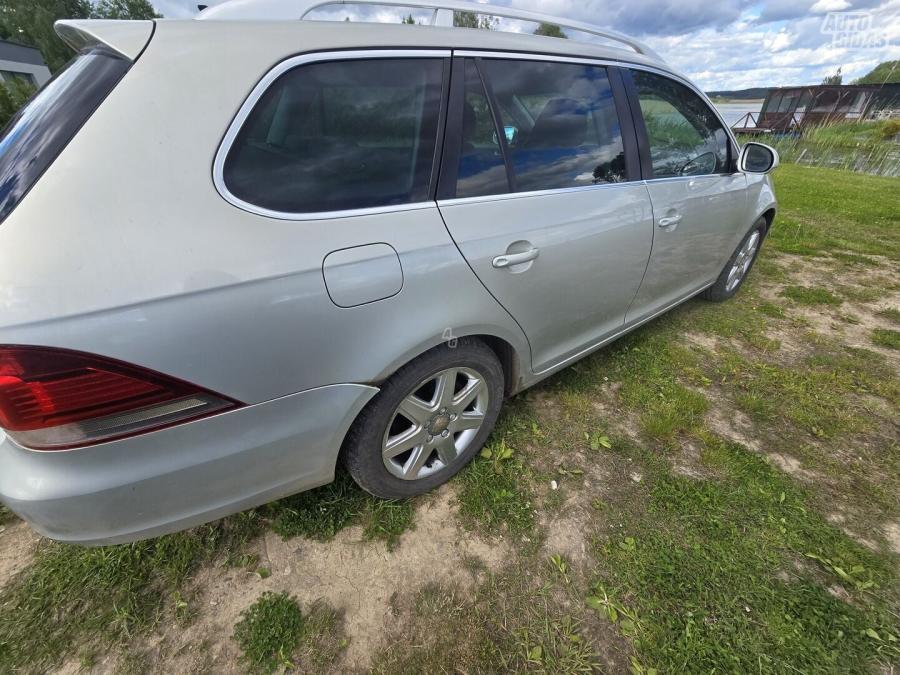 Pelēks Volkswagen Golf 2010 Elektrėnai, ar dzinēja tilpumu 2.00 L un nobraukumu 431 tūkst. km par 2800 €, foto 7 vietnē AUTOMOTO.COM.LV