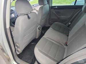 Pelēks Volkswagen Golf 2010 Elektrėnai, ar dzinēja tilpumu 2.00 L un nobraukumu 431 tūkst. km par 2800 €, foto 13 vietnē AUTOMOTO.COM.LV