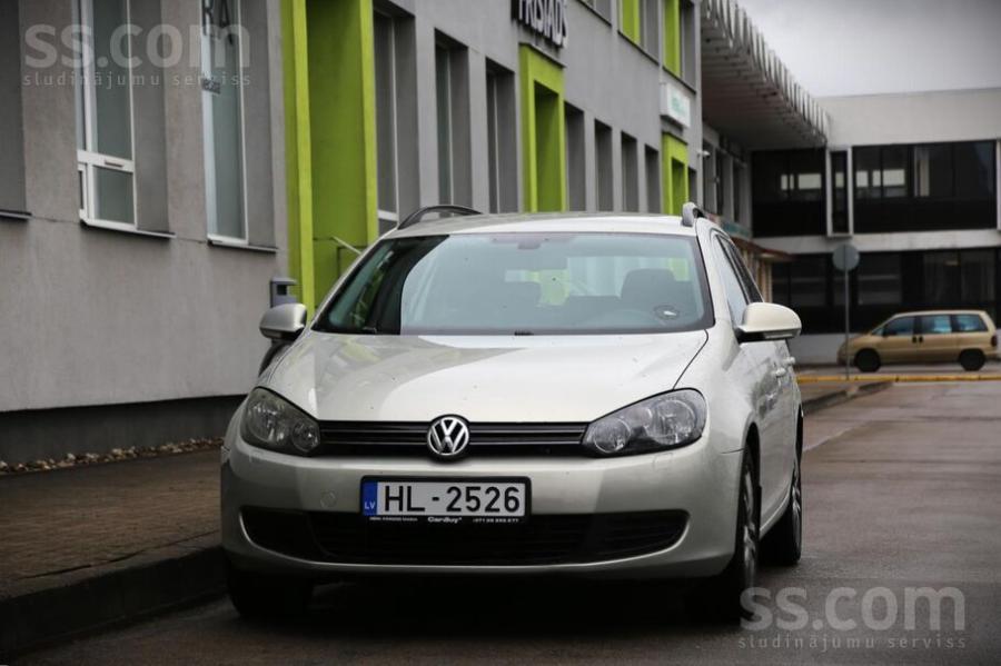 Grey Volkswagen Golf 2010 in Riga, with an engine capacity of 1.40 L and mileage of 265 thousand km for 2595 €, photo 1 on AUTOMOTO.COM.LV
