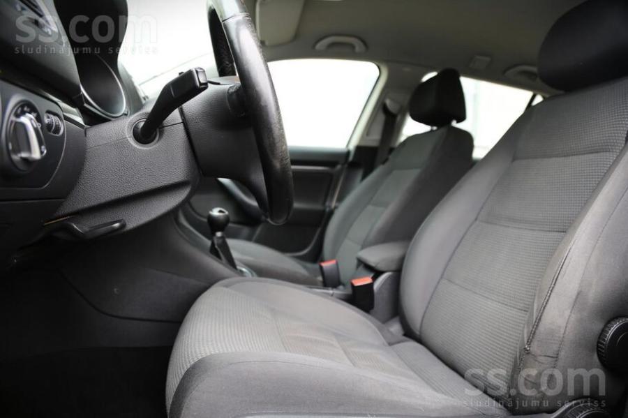 Grey Volkswagen Golf 2010 in Riga, with an engine capacity of 1.40 L and mileage of 265 thousand km for 2595 €, photo 12 on AUTOMOTO.COM.LV