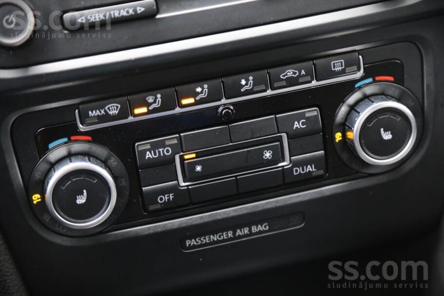 Grey Volkswagen Golf 2010 in Riga, with an engine capacity of 1.40 L and mileage of 265 thousand km for 2595 €, photo 16 on AUTOMOTO.COM.LV