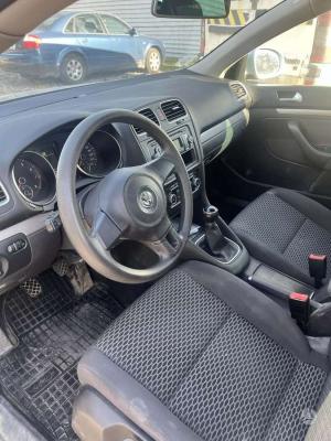 Pelēks Volkswagen Golf 2010 Marijampole, ar dzinēja tilpumu 1.20 L un nobraukumu 187 tūkst. km par 2000 €, foto 4 vietnē AUTOMOTO.COM.LV