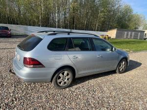 Pelēks Volkswagen Golf 2010 Marijampole, ar dzinēja tilpumu 1.20 L un nobraukumu 187 tūkst. km par 2000 €, foto 5 vietnē AUTOMOTO.COM.LV