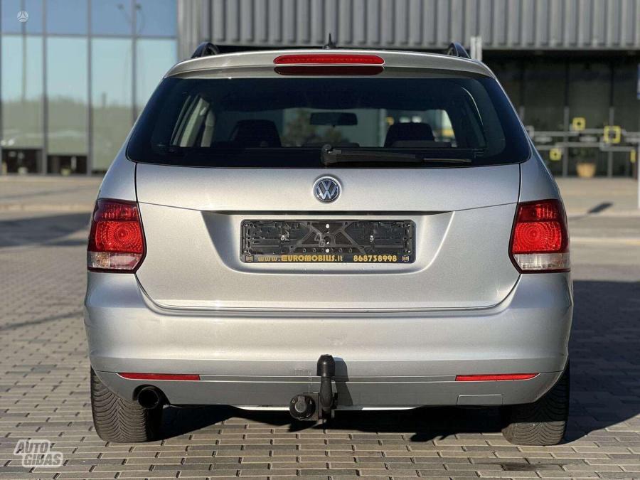 Grey Volkswagen Golf 2010 in Siauliai, with an engine capacity of 1.60 L and mileage of 263 thousand km for 3900 €, photo 6 on AUTOMOTO.COM.LV