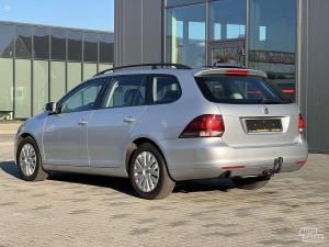Grey Volkswagen Golf 2010 in Siauliai, with an engine capacity of 1.60 L and mileage of 263 thousand km for 3900 €, photo 7 on AUTOMOTO.COM.LV