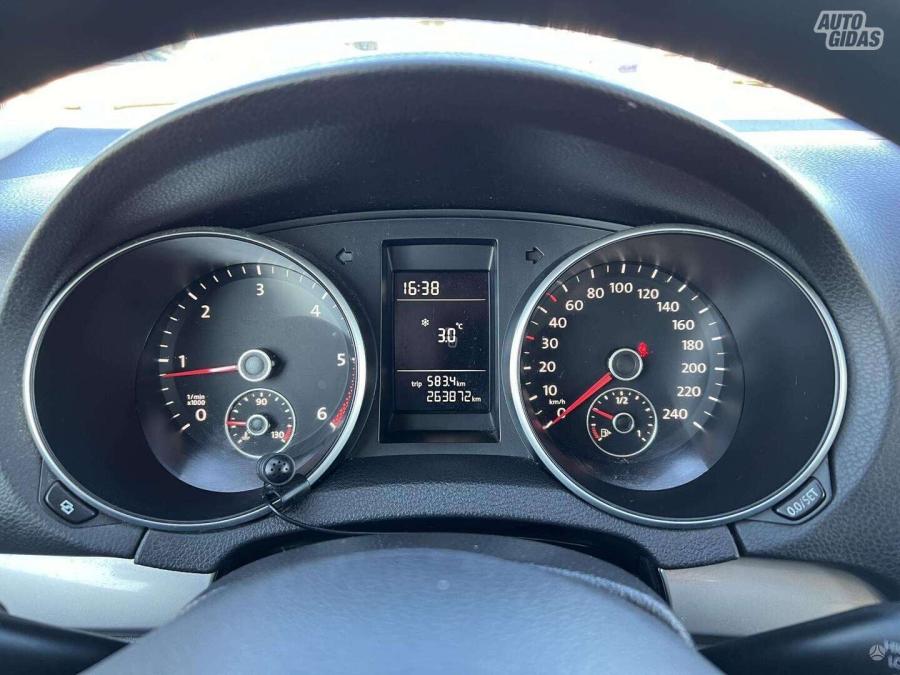 Grey Volkswagen Golf 2010 in Siauliai, with an engine capacity of 1.60 L and mileage of 263 thousand km for 3900 €, photo 11 on AUTOMOTO.COM.LV