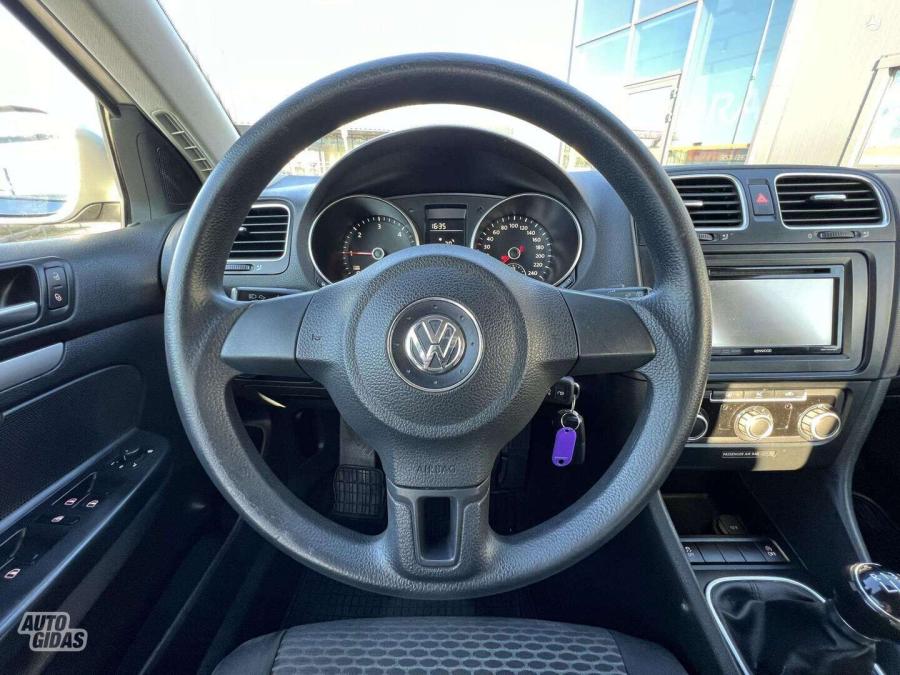 Grey Volkswagen Golf 2010 in Siauliai, with an engine capacity of 1.60 L and mileage of 263 thousand km for 3900 €, photo 12 on AUTOMOTO.COM.LV