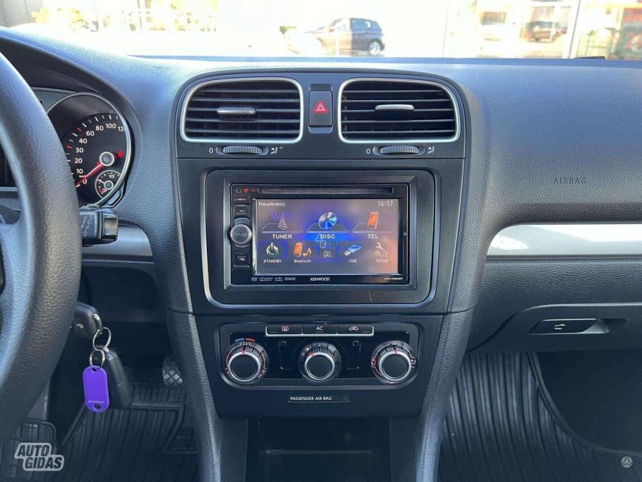 Grey Volkswagen Golf 2010 in Siauliai, with an engine capacity of 1.60 L and mileage of 263 thousand km for 3900 €, photo 14 on AUTOMOTO.COM.LV