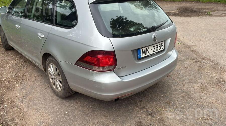 Pelēks Volkswagen Golf 2010 Rīga, ar dzinēja tilpumu 1.60 L un nobraukumu 406 tūkst. km par 2300 €, foto 5 vietnē AUTOMOTO.COM.LV