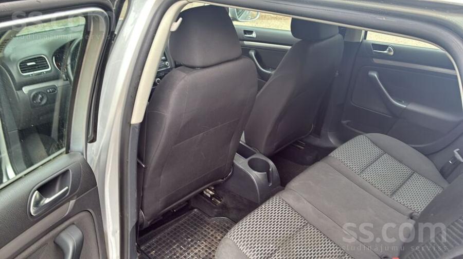 Pelēks Volkswagen Golf 2010 Rīga, ar dzinēja tilpumu 1.60 L un nobraukumu 406 tūkst. km par 2300 €, foto 10 vietnē AUTOMOTO.COM.LV
