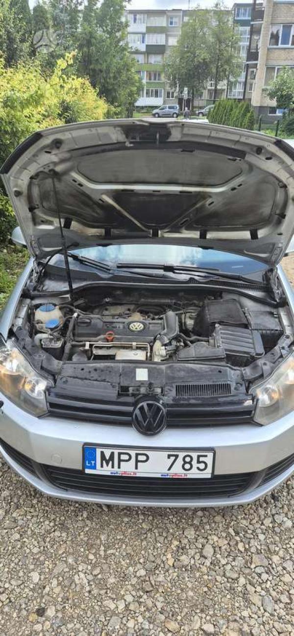 Grey Volkswagen Golf 2010 in Siauliai, with an engine capacity of 1.40 L and mileage of 261 thousand km for 2700 €, photo 3 on AUTOMOTO.COM.LV