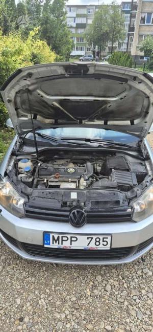 Grey Volkswagen Golf 2010 in Siauliai, with an engine capacity of 1.40 L and mileage of 261 thousand km for 2700 €, photo 4 on AUTOMOTO.COM.LV