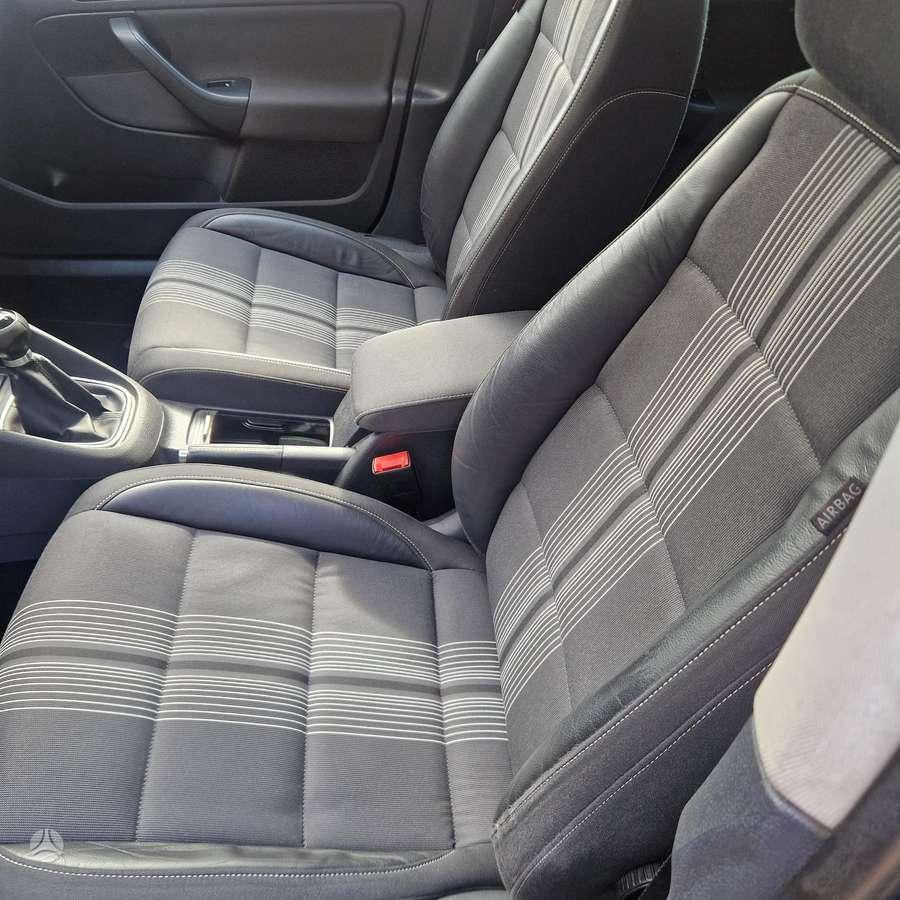 Pelēks Volkswagen Golf 2010 Utena, ar dzinēja tilpumu 1.60 L un nobraukumu 237 tūkst. km par 3100 €, foto 9 vietnē AUTOMOTO.COM.LV