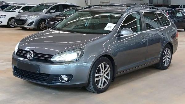 Grey Volkswagen Golf 2010 in Limbazi, with an engine capacity of 2.00 L and mileage of 274 thousand km for 5250 €, photo 1 on AUTOMOTO.COM.LV