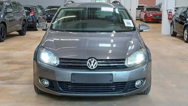 Grey Volkswagen Golf 2010 in Limbazi, with an engine capacity of 2.00 L and mileage of 274 thousand km for 5250 €, photo 2 on AUTOMOTO.COM.LV