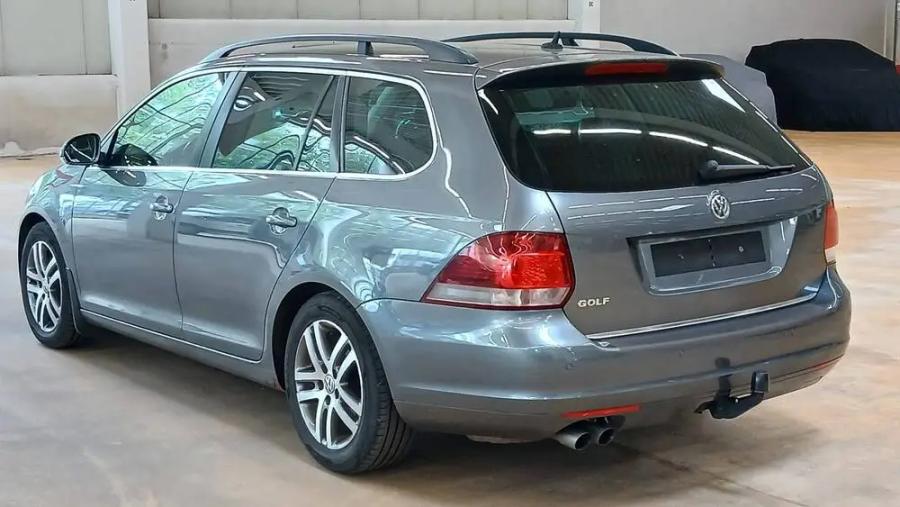 Grey Volkswagen Golf 2010 in Limbazi, with an engine capacity of 2.00 L and mileage of 274 thousand km for 5250 €, photo 5 on AUTOMOTO.COM.LV