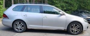 Grey Volkswagen Golf 2010 in Vilnius, with an engine capacity of 1.40 L and mileage of 337 thousand km for 1200 €, photo 4 on AUTOMOTO.COM.LV