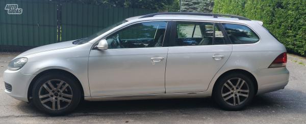 Grey Volkswagen Golf 2010 in Vilnius, with an engine capacity of 1.40 L and mileage of 337 thousand km for 1200 €, photo 4 on AUTOMOTO.COM.LV