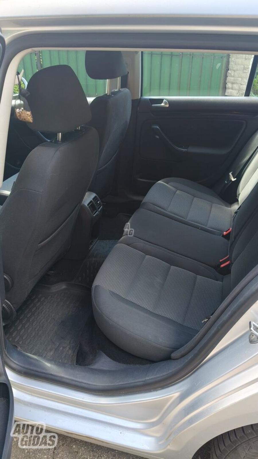 Grey Volkswagen Golf 2010 in Vilnius, with an engine capacity of 1.40 L and mileage of 337 thousand km for 1200 €, photo 10 on AUTOMOTO.COM.LV