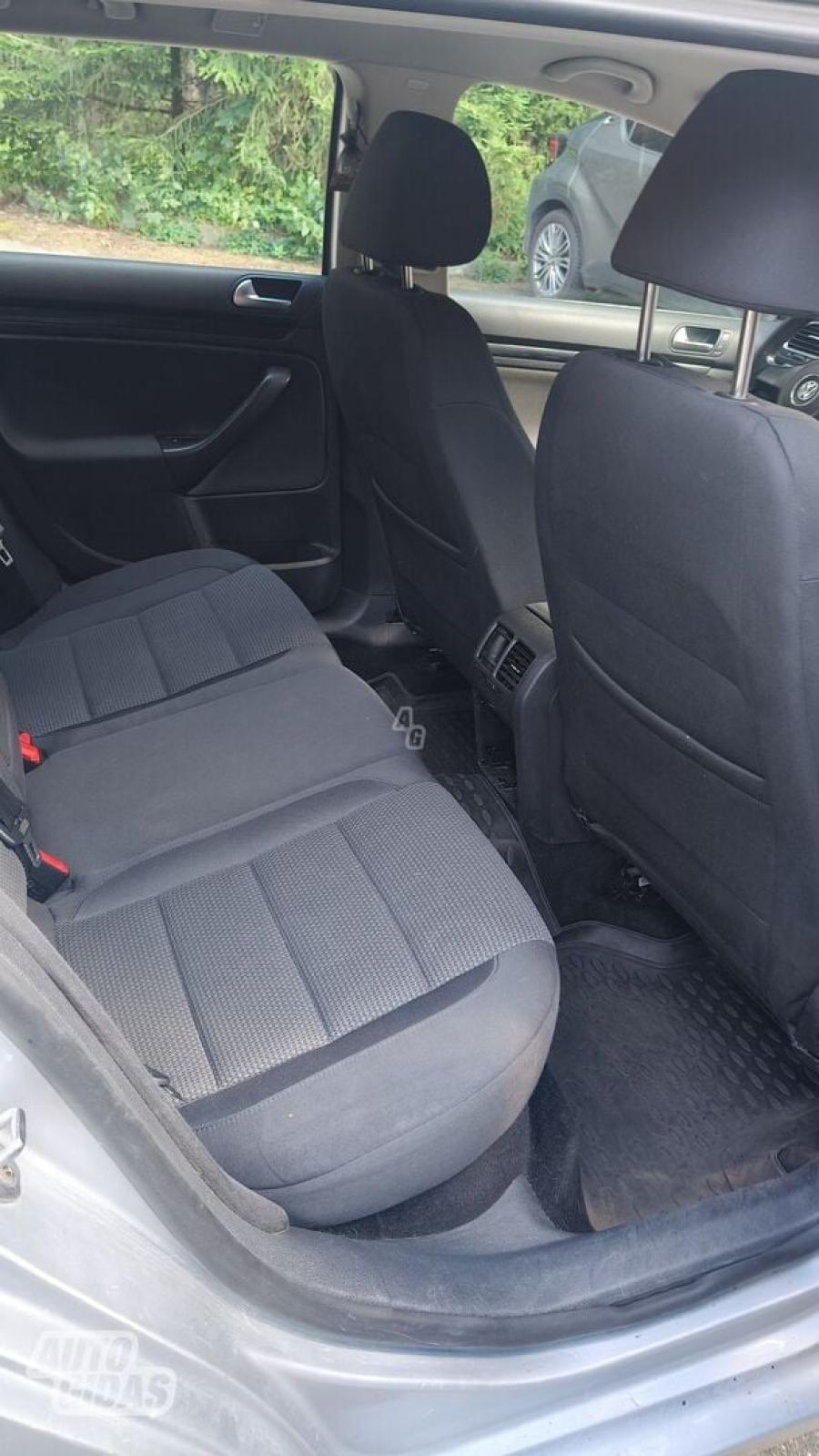 Grey Volkswagen Golf 2010 in Vilnius, with an engine capacity of 1.40 L and mileage of 337 thousand km for 1200 €, photo 13 on AUTOMOTO.COM.LV