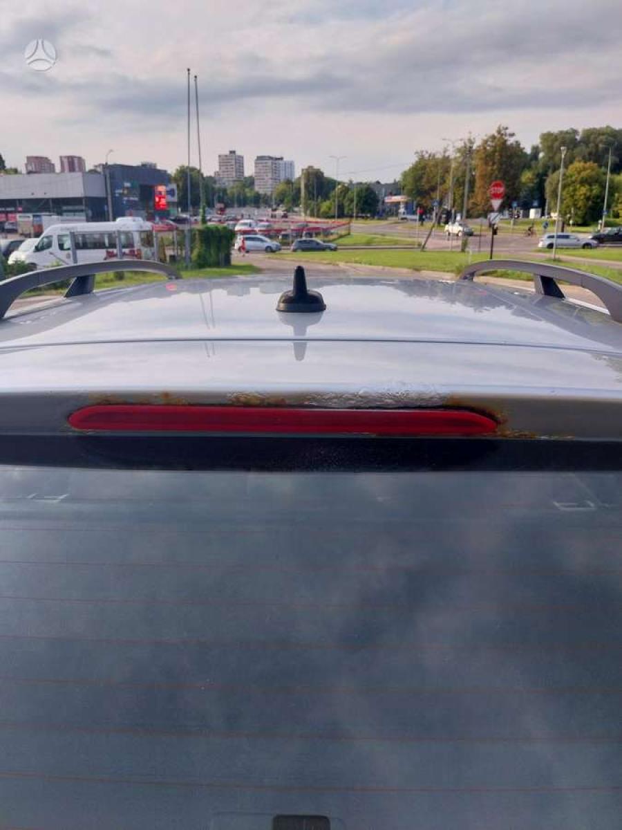 Grey Volkswagen Golf 2010 in Vilnius, with an engine capacity of 1.60 L and mileage of 365 thousand km for 2150 €, photo 7 on AUTOMOTO.COM.LV