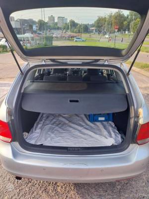 Grey Volkswagen Golf 2010 in Vilnius, with an engine capacity of 1.60 L and mileage of 365 thousand km for 2150 €, photo 10 on AUTOMOTO.COM.LV
