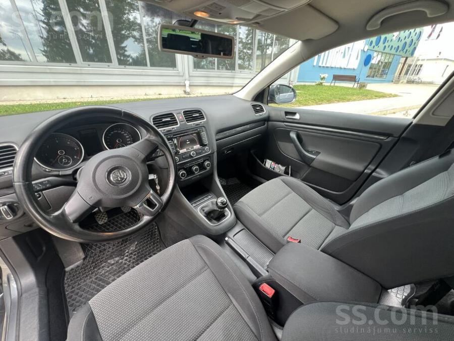 Pelēks Volkswagen Golf 2010 Rīga, ar dzinēja tilpumu 1.60 L un nobraukumu 240 tūkst. km par 4100 €, foto 7 vietnē AUTOMOTO.COM.LV