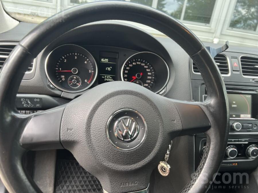 Pelēks Volkswagen Golf 2010 Rīga, ar dzinēja tilpumu 1.60 L un nobraukumu 240 tūkst. km par 4100 €, foto 10 vietnē AUTOMOTO.COM.LV