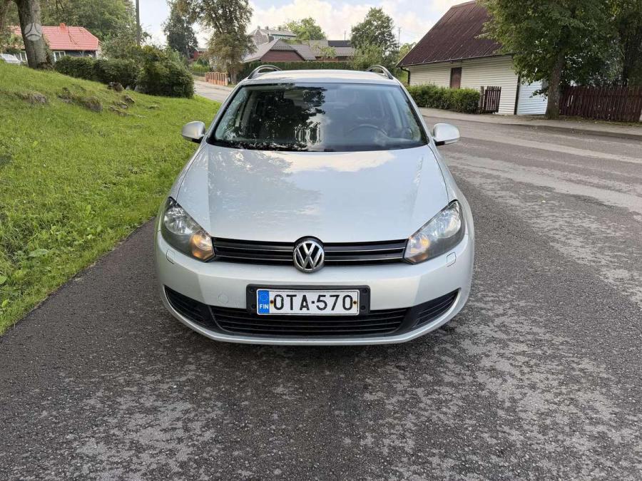 Pelēks Volkswagen Golf 2010 Kelmė, ar dzinēja tilpumu 1.39 L un nobraukumu 254 tūkst. km par 2650 €, foto 3 vietnē AUTOMOTO.COM.LV