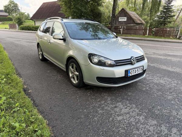 Grey Volkswagen Golf 2010 in Kelme, with an engine capacity of 1.39 L and mileage of 254 thousand km for 2650 €, photo 4 on AUTOMOTO.COM.LV
