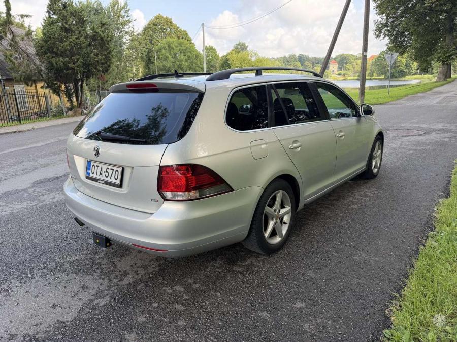 Pelēks Volkswagen Golf 2010 Kelmė, ar dzinēja tilpumu 1.39 L un nobraukumu 254 tūkst. km par 2650 €, foto 6 vietnē AUTOMOTO.COM.LV