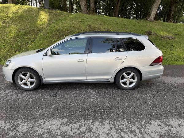 Grey Volkswagen Golf 2010 in Kelme, with an engine capacity of 1.39 L and mileage of 254 thousand km for 2650 €, photo 9 on AUTOMOTO.COM.LV