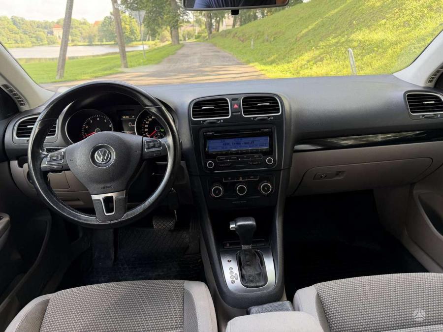 Pelēks Volkswagen Golf 2010 Kelmė, ar dzinēja tilpumu 1.39 L un nobraukumu 254 tūkst. km par 2650 €, foto 10 vietnē AUTOMOTO.COM.LV