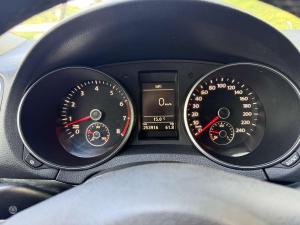 Pelēks Volkswagen Golf 2010 Kelmė, ar dzinēja tilpumu 1.39 L un nobraukumu 254 tūkst. km par 2650 €, foto 11 vietnē AUTOMOTO.COM.LV
