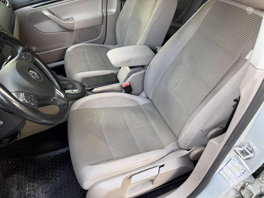 Pelēks Volkswagen Golf 2010 Kelmė, ar dzinēja tilpumu 1.39 L un nobraukumu 254 tūkst. km par 2650 €, foto 13 vietnē AUTOMOTO.COM.LV