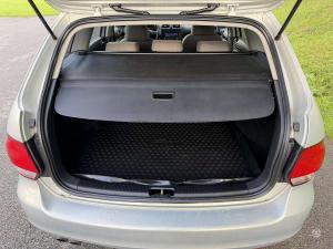 Pelēks Volkswagen Golf 2010 Kelmė, ar dzinēja tilpumu 1.39 L un nobraukumu 254 tūkst. km par 2650 €, foto 16 vietnē AUTOMOTO.COM.LV