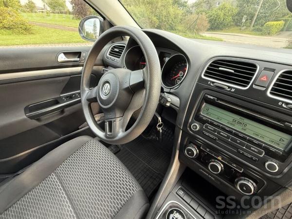 Grey Volkswagen Golf 2010 in Riga, with an engine capacity of 1.60 L and mileage of 170 thousand km for 3200 €, photo 10 on AUTOMOTO.COM.LV
