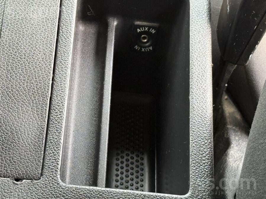 Pelēks Volkswagen Golf 2010 Rīga, ar dzinēja tilpumu 1.60 L un nobraukumu 170 tūkst. km par 3200 €, foto 13 vietnē AUTOMOTO.COM.LV