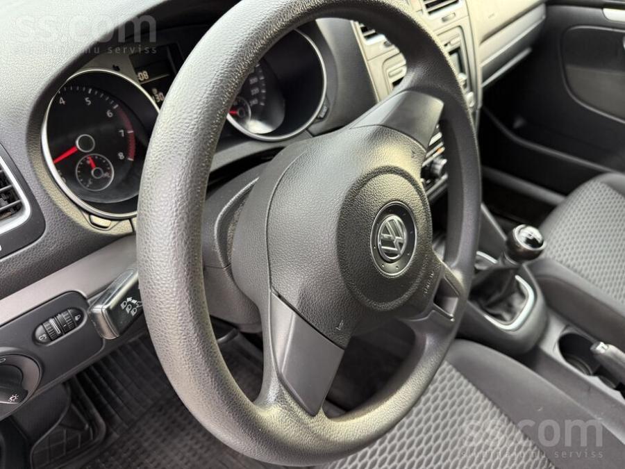 Pelēks Volkswagen Golf 2010 Rīga, ar dzinēja tilpumu 1.60 L un nobraukumu 170 tūkst. km par 3200 €, foto 18 vietnē AUTOMOTO.COM.LV