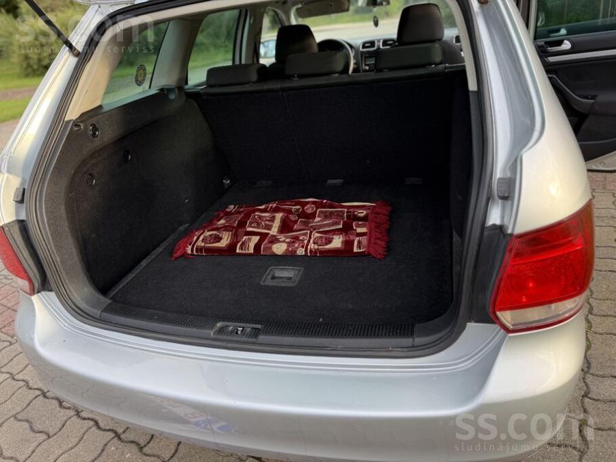 Pelēks Volkswagen Golf 2010 Rīga, ar dzinēja tilpumu 1.60 L un nobraukumu 170 tūkst. km par 3200 €, foto 20 vietnē AUTOMOTO.COM.LV