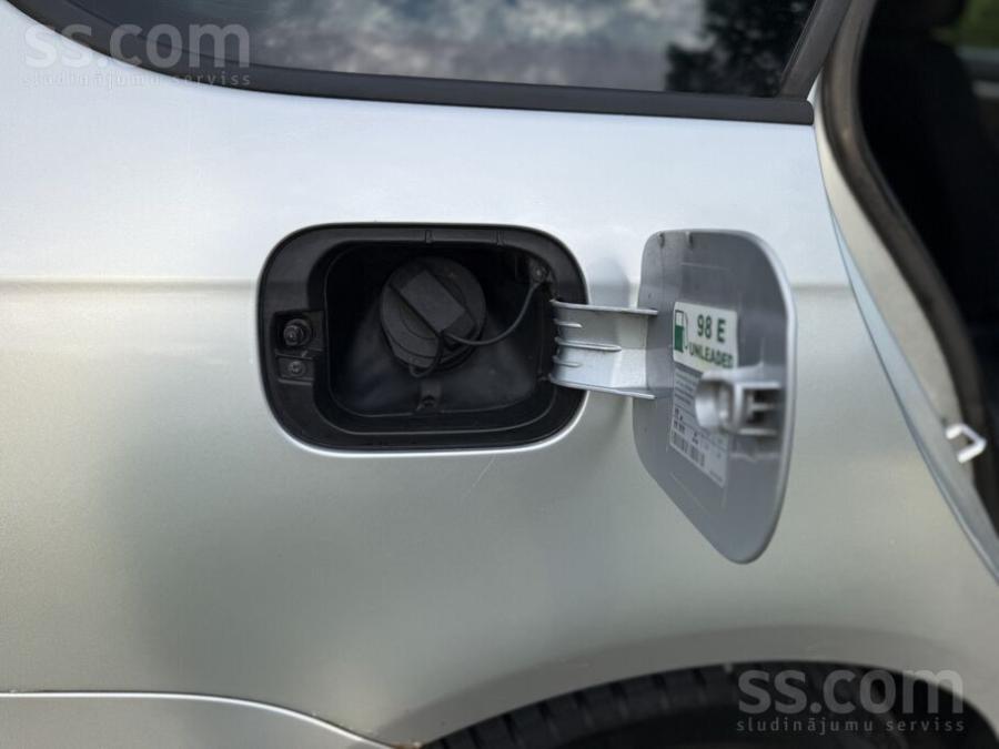 Pelēks Volkswagen Golf 2010 Rīga, ar dzinēja tilpumu 1.60 L un nobraukumu 170 tūkst. km par 3200 €, foto 21 vietnē AUTOMOTO.COM.LV