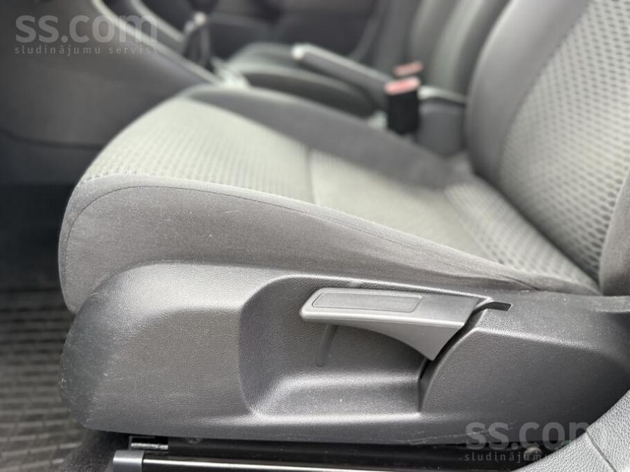 Pelēks Volkswagen Golf 2010 Rīga, ar dzinēja tilpumu 1.60 L un nobraukumu 170 tūkst. km par 3200 €, foto 33 vietnē AUTOMOTO.COM.LV