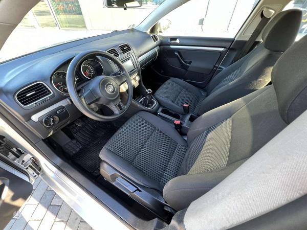 Pelēks Volkswagen Golf 2010 Šauļi, ar dzinēja tilpumu 1.60 L un nobraukumu 263 tūkst. km par 3500 €, foto 10 vietnē AUTOMOTO.COM.LV