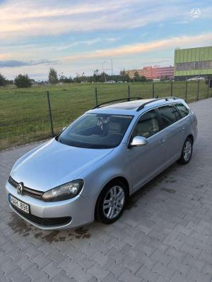 Pelēks Volkswagen Golf 2010 Viļņa, ar dzinēja tilpumu 1.97 L un nobraukumu 214 tūkst. km par 2700 €, foto  vietnē AUTOMOTO.COM.LV
