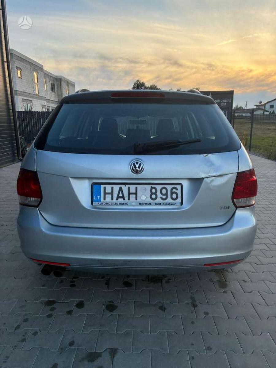 Grey Volkswagen Golf 2010 in Vilnius, with an engine capacity of 1.97 L and mileage of 214 thousand km for 2700 €, photo 10 on AUTOMOTO.COM.LV