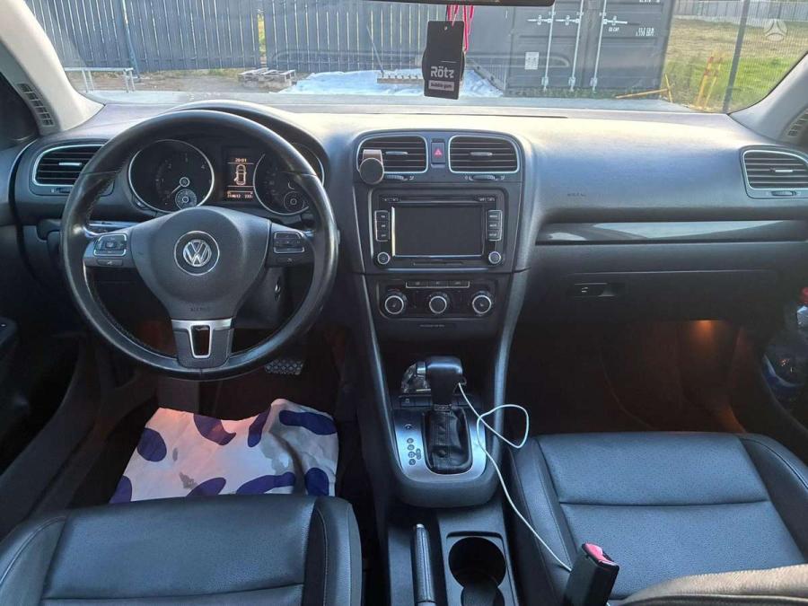 Grey Volkswagen Golf 2010 in Vilnius, with an engine capacity of 1.97 L and mileage of 214 thousand km for 2700 €, photo 13 on AUTOMOTO.COM.LV